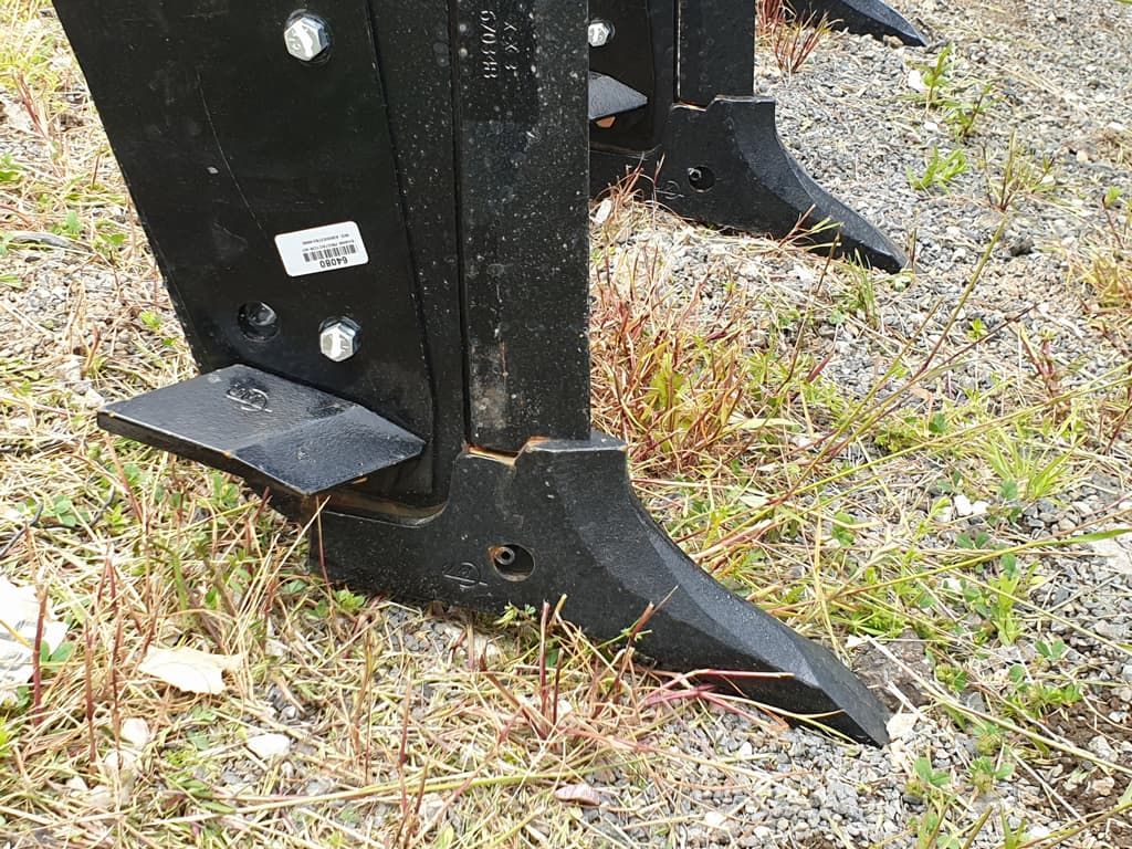 Unverferth Zone-builder Deep Ripper Model 132 8‑shank For Sale At ...