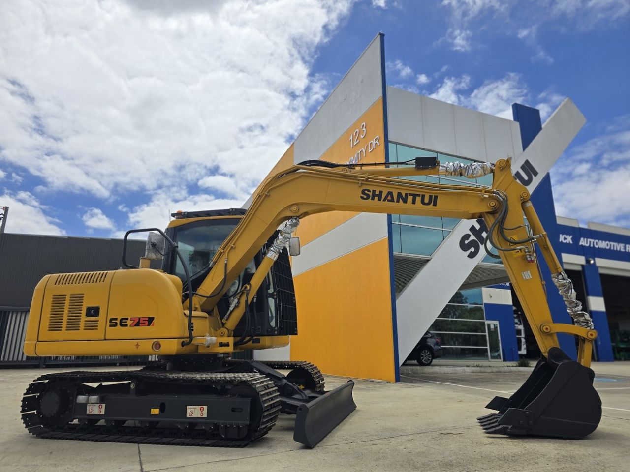 Se75 76hp Kubota Engine 7.7t Operation Weight Excavator For Sale At $79,990 In Ebu Machinery ...