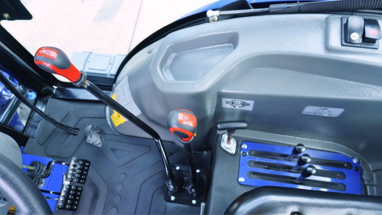 Trident Seasonal Savings 45hp 4wd A/c Cabin Tractor With 4in1 Bucket ...