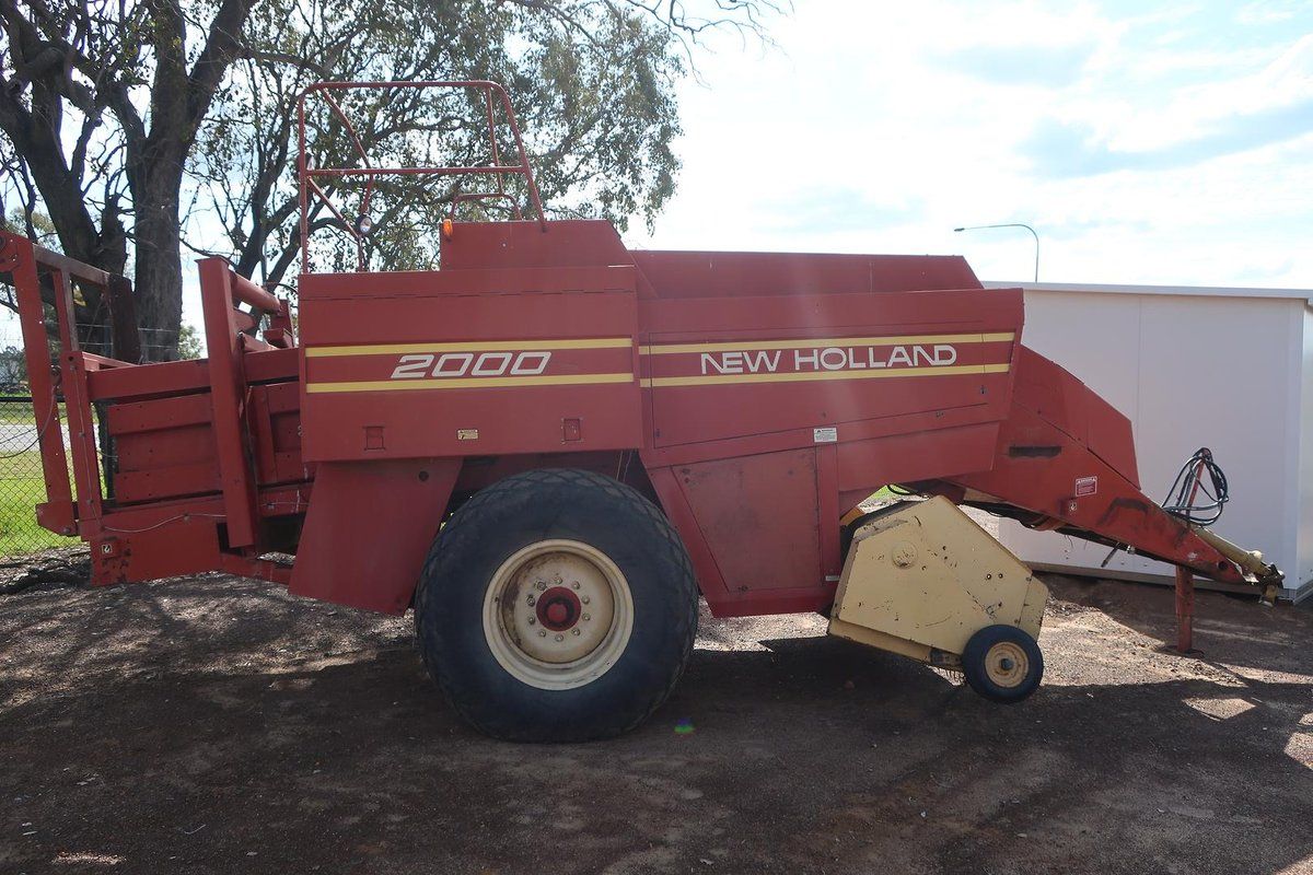 New Holland D2000 Square Baler For Sale At $10,000 In Dalby Machinery ...